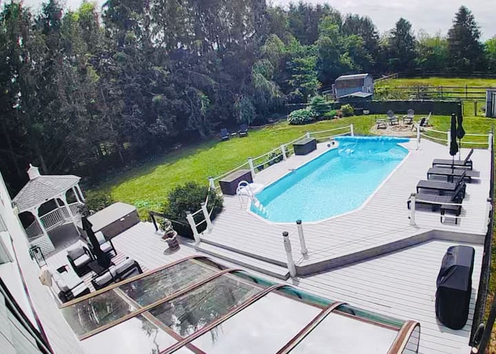 Spacious & Renovated Summer Home With Pool&hot Tub - Southold, NY