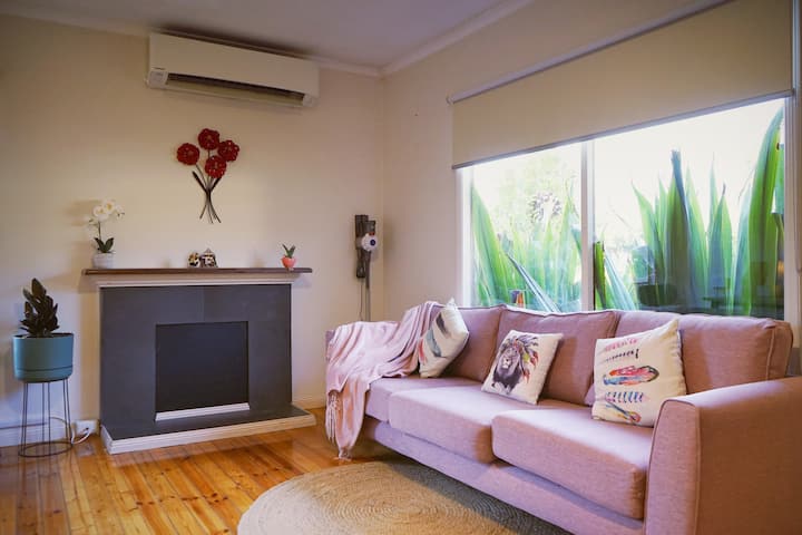 Budget 3 Brs Pet-friendly Getaway In Preston - Ivanhoe
