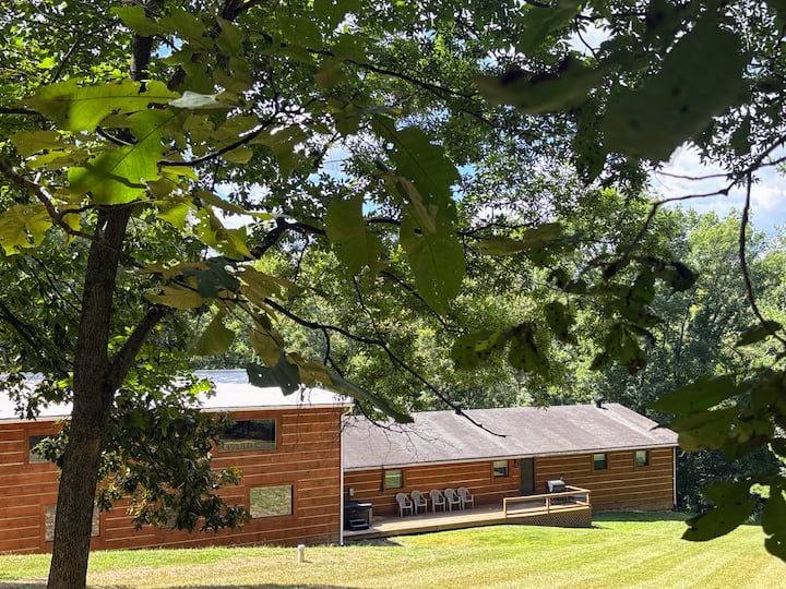 Hocking Hills Rustic Lodge Perfect 4 Large Groups - Logan, OH