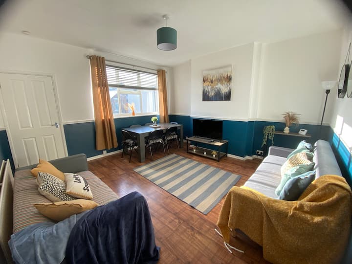 Whitley-spacious Seaside Retreat 5 Bdrm Sleeps 9 - Northumberland