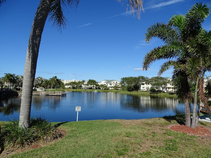 Luxurious Comfort! New Rental. - Jupiter, FL