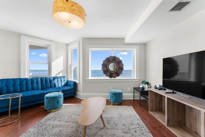 Ocean Front Spacious Condo - Boston Logan Airport (BOS)