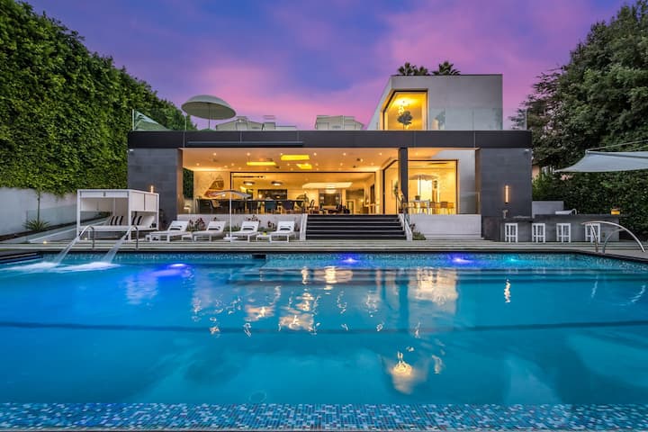 Ultra Luxurious Villa In The Beverly Hills Flats - Beverly Hills, CA