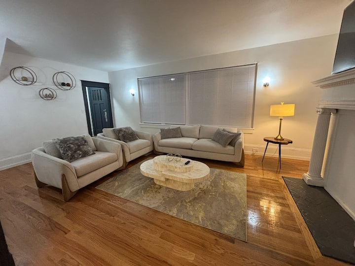 Spacious Home For 12 Near Kerr Lake Large Driveway - Henderson, NC