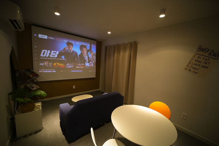 빔프로젝터 턴테이블 전기그릴 (자라섬&남이섬&엘리시안 근거리) - Chuncheon-si