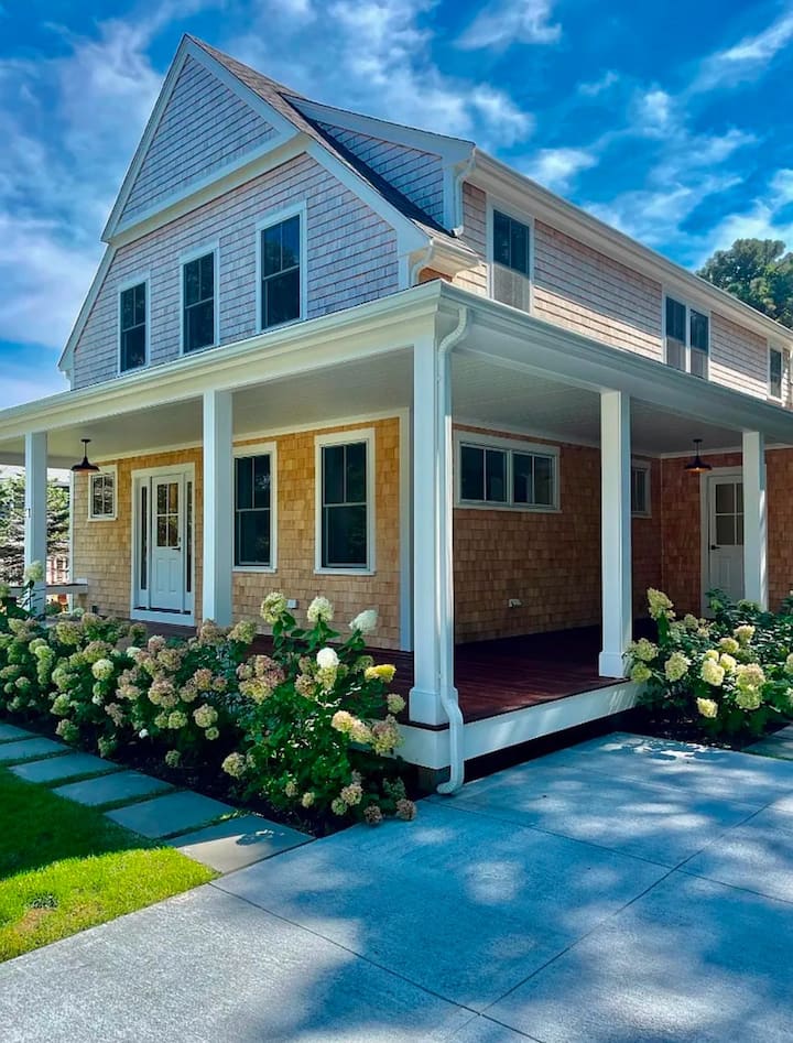 Charming 3-bedrm W/loft.new Construct! Walk 2 Town - Oak Bluffs, MA