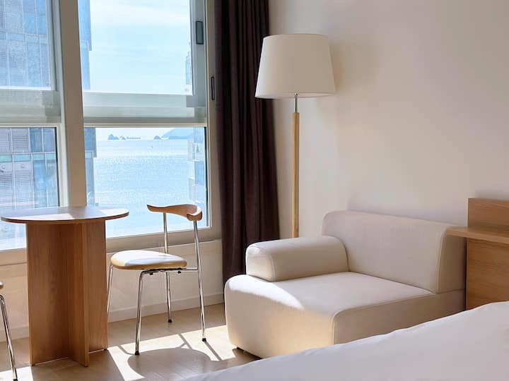 • • Fluff #엘시티와 해변 1분#바다뷰#넷플릭스#취사가능#가족친구연인여행 - Busan