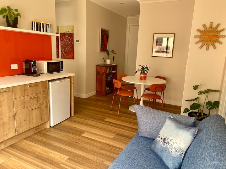 Driftwood Apartment
1 Bedroom - Port Fairy