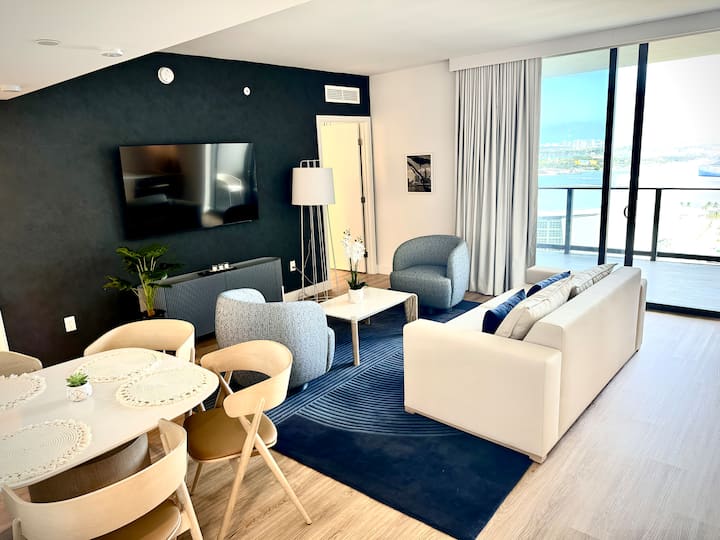 Lux Waterview 2/2 Downtown Miami - Miami, FL