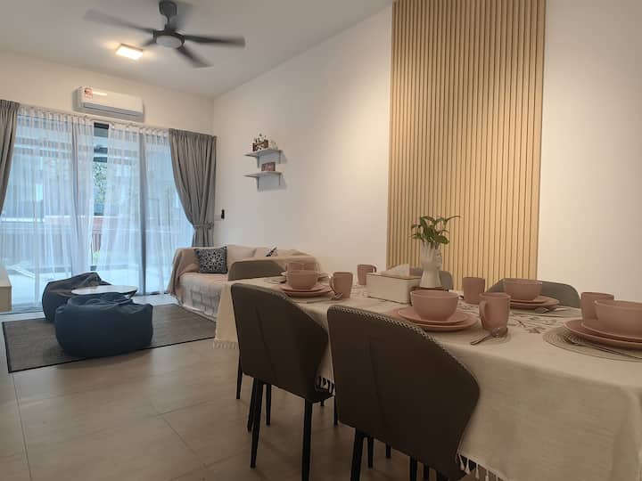Venus Suite In Setia Alam Rs1 - Shah Alam