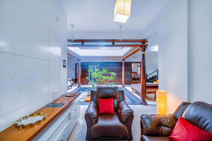 Lagoon Luxe Spacez Private Pool Villa - Bengaluru