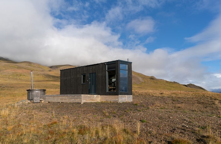 Black Tiny House – Hvalfjörður - Iceland