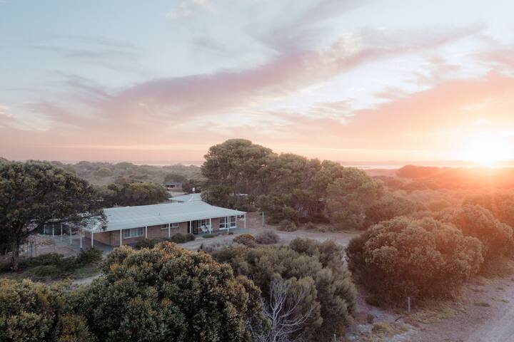 Historic Cottage | Private Beach On The Coorong - Coorong National Park