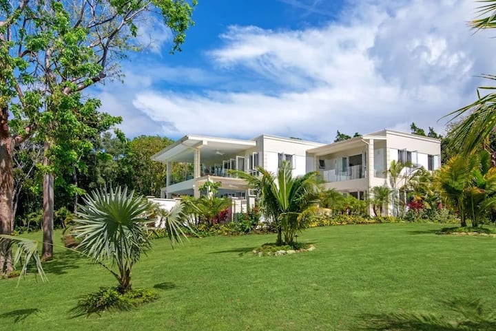 Sun-drenched Villa |  Private Pool & Ocean Breezes - Montego Bay