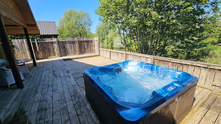 Spacious Lodge With Hot Tub & River Views (#4) - Ripon
