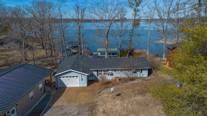 Sunset Family Lake House - Marion, IL