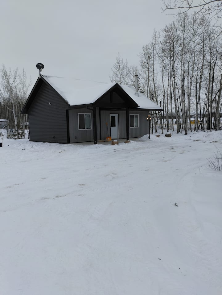 Cozy Cottage At Lac La Nonne - Alberta