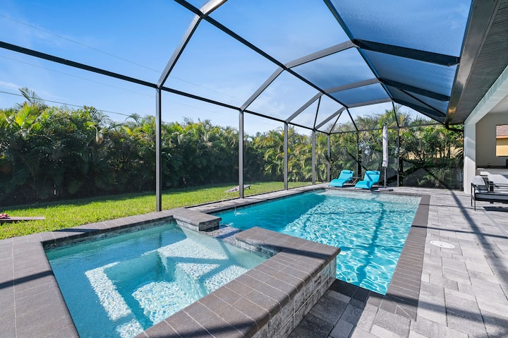 Biohackers Retreat - Heated Pool, Spa, Sauna, Gym - Cape Coral, FL