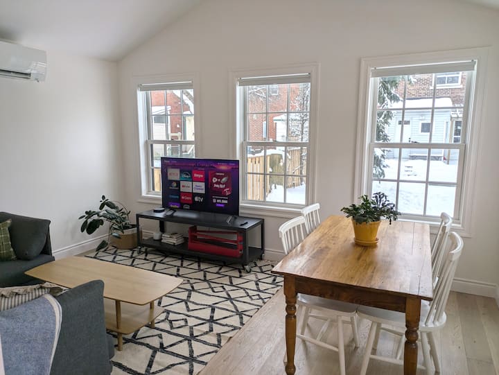 Bright, New House In Quiet Backyard - Toronto