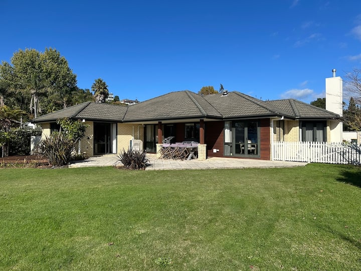 Luxury Lakeside At Gemini Place - Ngongotahā