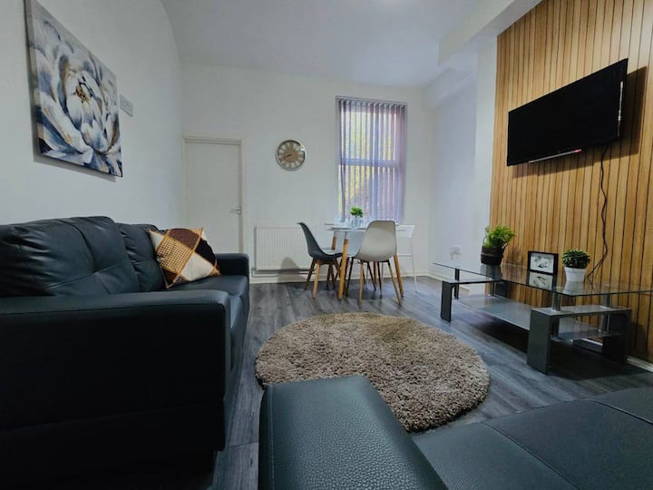 Cozy 4br House • Central • Groups • Stable Wifi - Liverpool