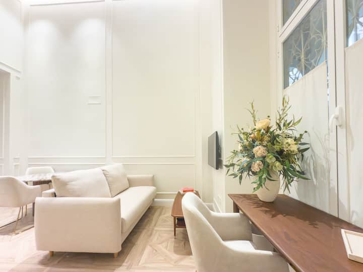 Luxury Palace Apartment Near Cathedral - Séville