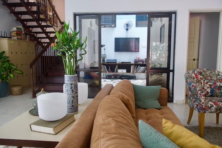 Room In Spacious Home / 5min Walk To Midvalley - Kuala Lumpur