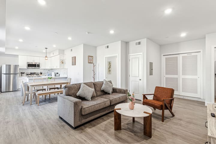 Sal | 3br/2ba Apt W/ Skyline View Free Parking - 6 - Philadelphia, PA