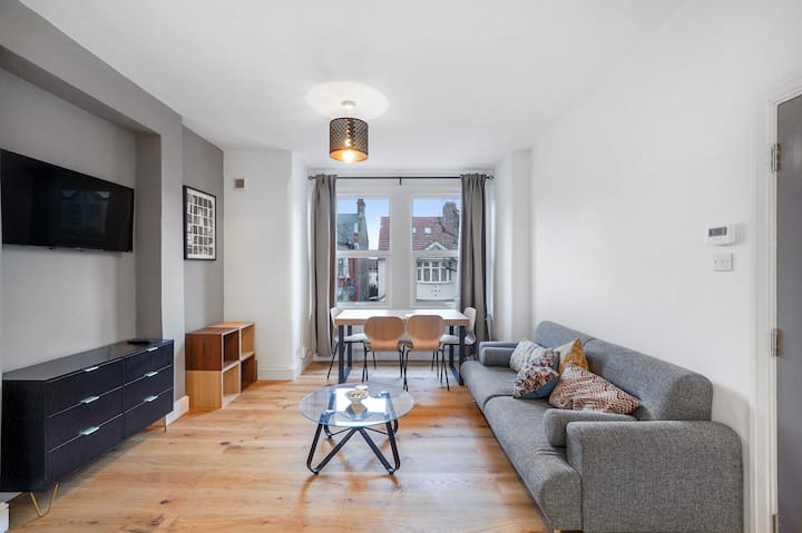 Bright Stylish N. London Retreat - London