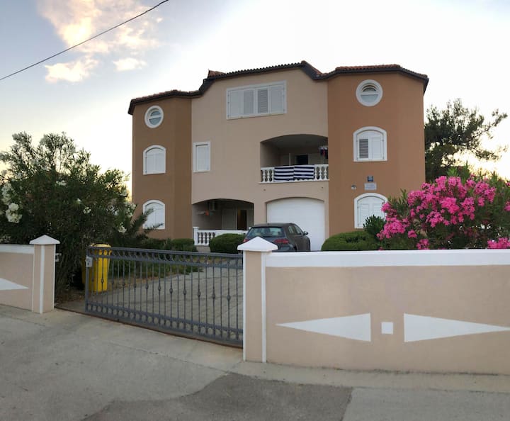 Family Apartment In Vrsi Mulo - Nin