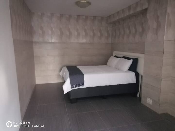 New Apartment With Pool! - Randburg