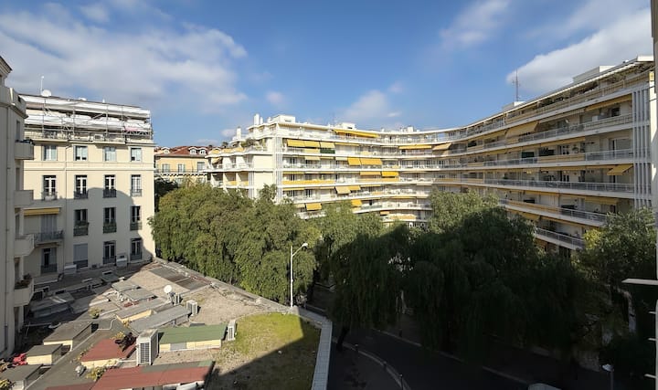 T3 - La Lumière Du Sud · Nice Carré D'or - ibis Nice Aéroport Promenade des Anglais