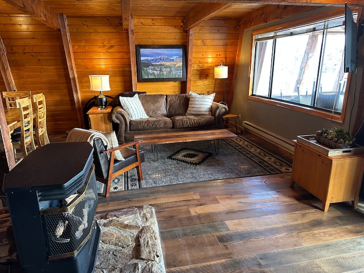 Lake Breeze +New Hot Tub+15 Min To Yellowstone! - Henrys Lake, ID