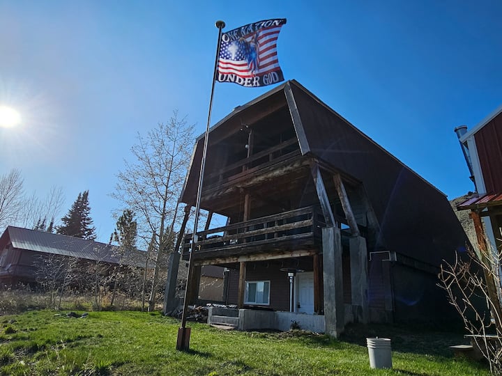 Lake Breeze Cabin+hot Tub+15 Min To Yellowstone! - Island Park, ID