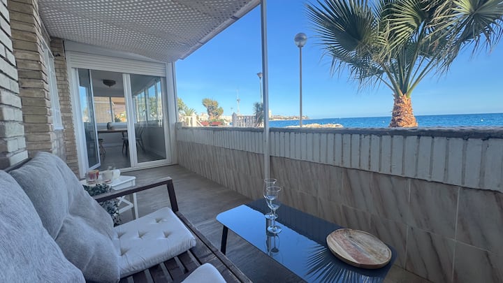 Exclusive Beachfront Apartment In Alicante - Costa Blanca