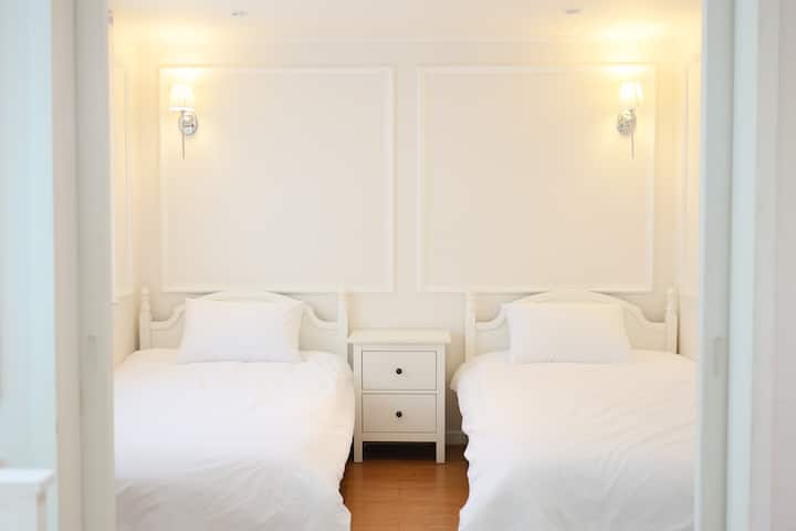 23 #장박할인# 강남 스위트 하이드어웨이 / 신규숙소 /9호선급행/ 도보3분 / 코엑스 - Seoul