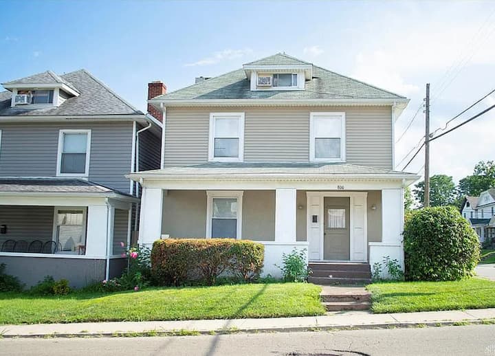 Big 3-story Home, Walk To Campus - Dayton, OH