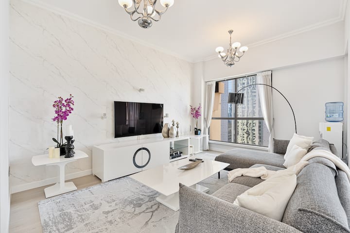 Prime Location 2br W/ Pool And Gym Access - Marina - Dubai