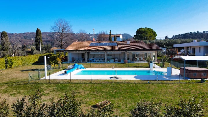 Lussuosa Villa Sul Lago Di Garda - Lazise, VR