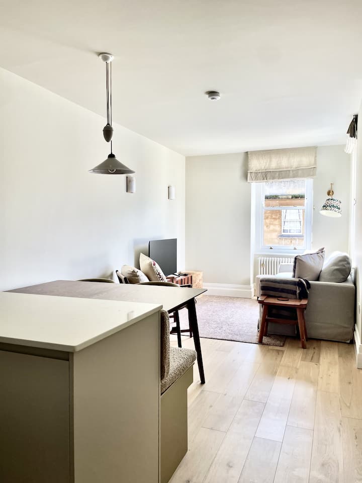 Cumberland Suites - Apartment 3 - Bath