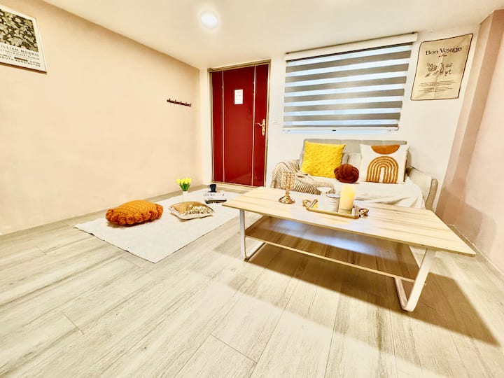 Walk To Bars, Taipei Dome & Songshan Culture | 2br - 三重區