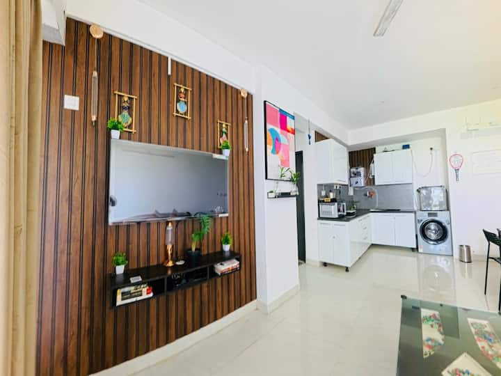 Dwarka Express Studios 2bhk Icc@plaza106@sector106 - Gurugram
