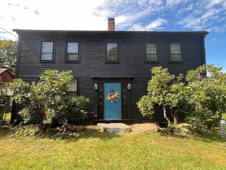 Charming 1785 Farmhouse Retreat - Granville State Forest, Granville