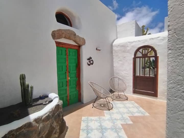 Casa Macló
Tranquillidad Y Autenticidad. - La Graciosa