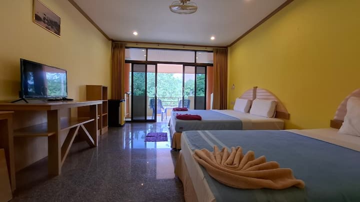 Standard Room King Zise Bed And Single Bed - 閣蘭大縣