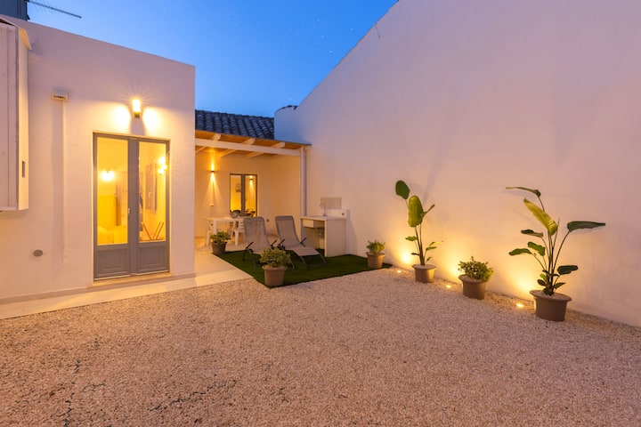 Vico Ii - Casa Indipendente Con Giardino - Cagliari
