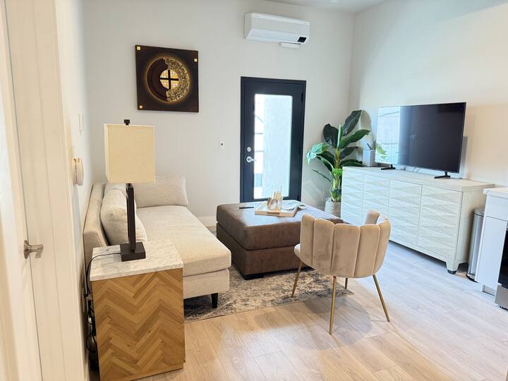 Apartment In Sacramento - Sacramento, CA