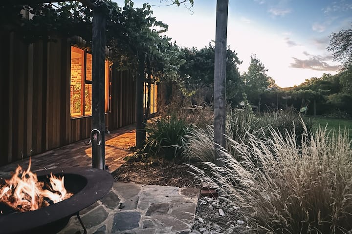 Timber & Stone - Eco House + Studio - Castlemaine
