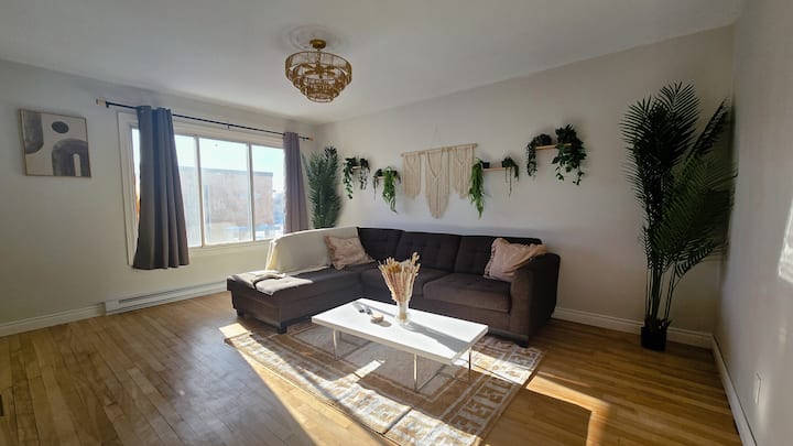 2nd Floor Medium Bedroom - Montreal