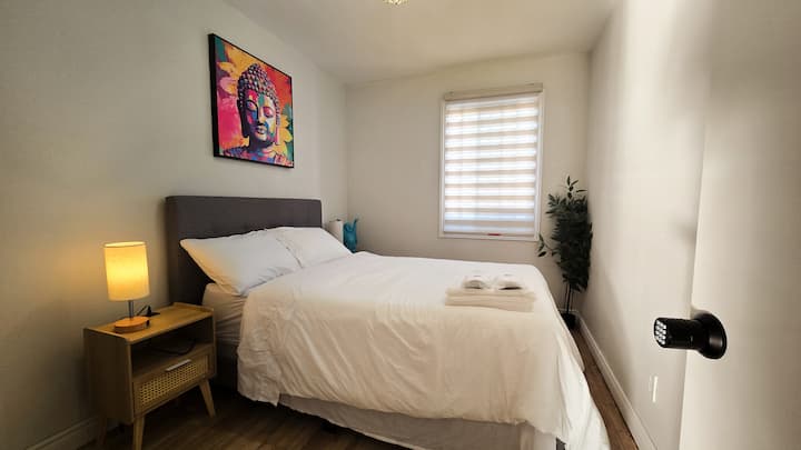 2nd Floor Cute Little Room - Laval
